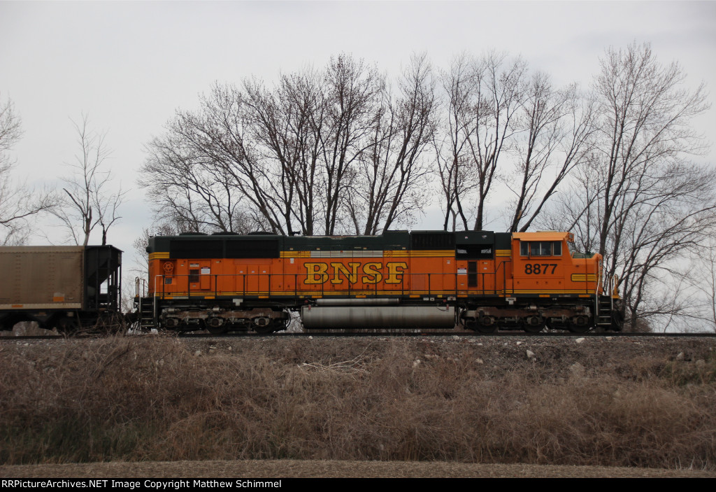 BNSF 8877 - DPU